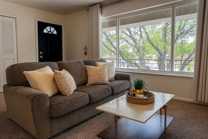 Chic Downtown 1br Stay In Downtown Royal Oak - Sterling Heights, MI