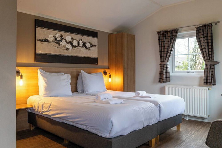 Comfortable Hotel Chalet In The Veluwe With Its Own Kitchen, Free Wifi And Optional Breakfast At Hotel De Boshoek - Putten