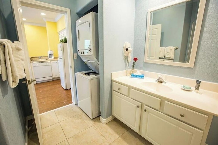 Mountain Retreat W/ Jacuzzi Tub & Nature Views Ideal For Recharging | 4 Units - Branson, MO