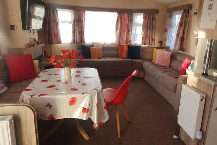 Dog Friendly 8 Berth Caravan At Dovercourt Holiday Park In Essex Ref 44504p - Felixstowe