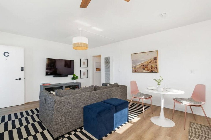 706 S Pacific Unit C · Steps From Beach, Panoramic Ocean Views & Parking - Oceanside, Californie