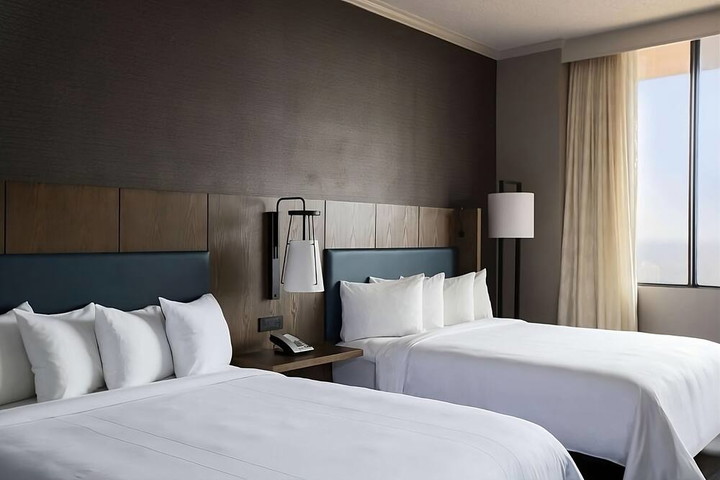 Discover Music City, Central Location, Pool, Easy Airport Access! - Nashville, TN