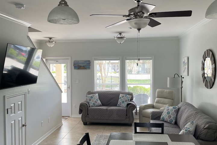 Beautiful Beach/sunset View 2br/2.5 Bath Condo Off The Mississippi Gulf Coast! - Pass Christian, MS