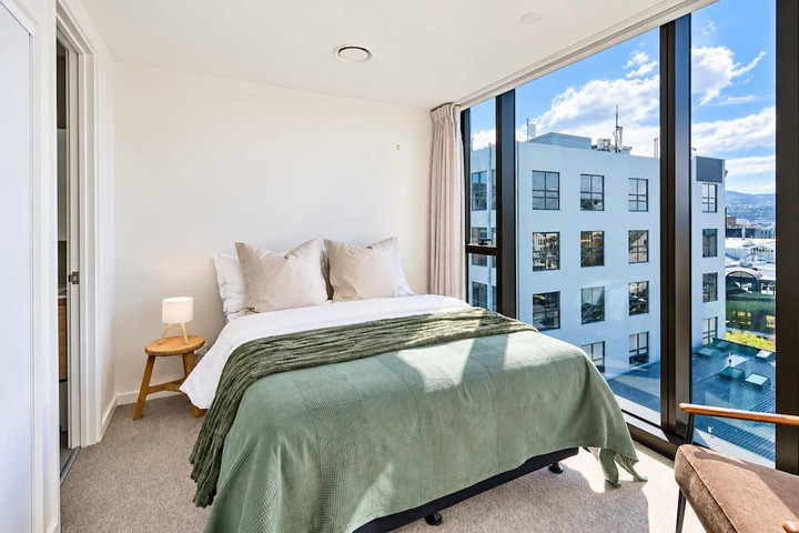 Central Te Aro 2br With Balcony & Indoor Pool - Wellington