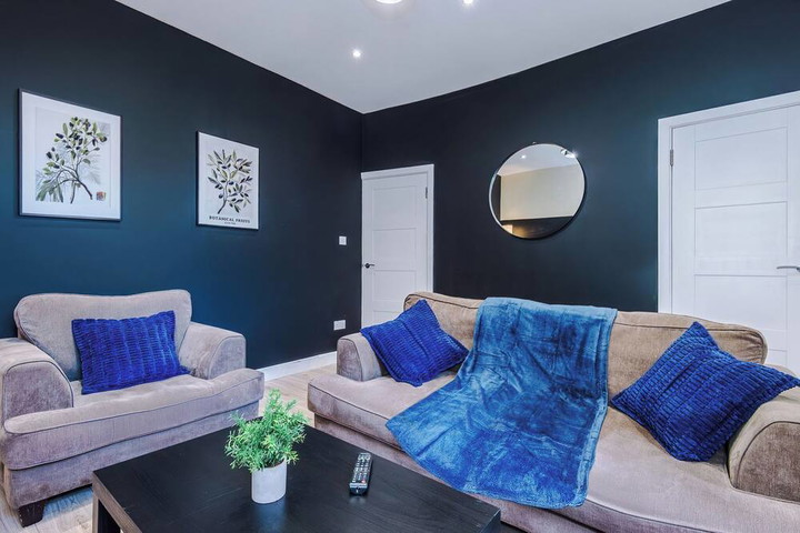 Neat 4br House | Pool Table | Free Parking - Salford