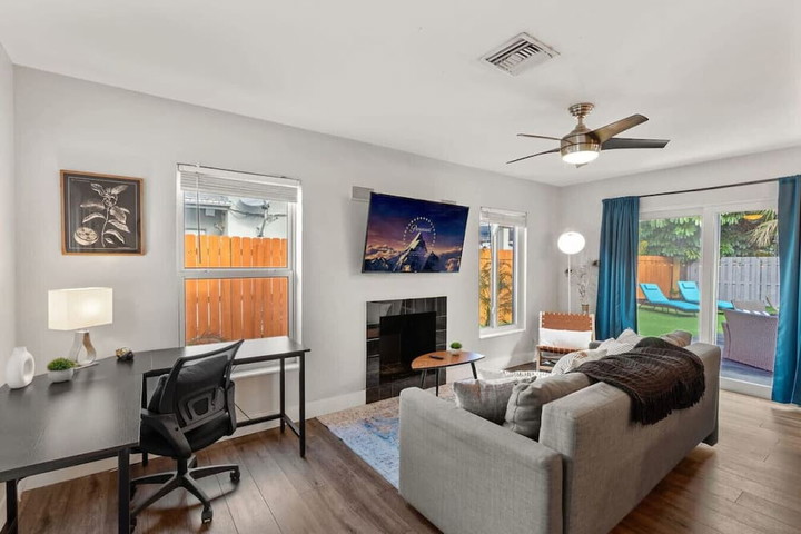 Pet-friendly 1br | Full Kitchen | Fenced Yard - Tamarac