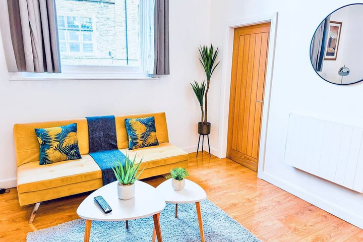 Elegant 1bed Flat, Sleeps 4, Pet Friendly, Free Parking, Contractors Welcome - Leeds