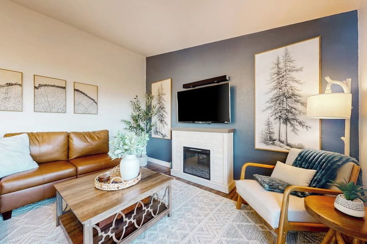 Secluded Sunrise - Lake Views, Sleeps 23, Dogs Ok - Garden City, UT