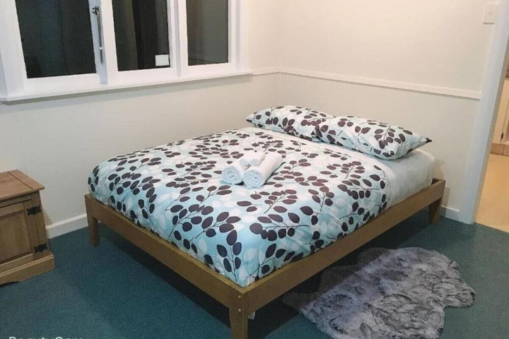 4 Beds Including 2 Double Beds And 2 Sofa Beds Up To 8 People, House, 22b Pererika St, Rotorua - 