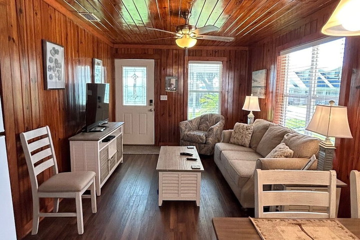 Lakeview Cottage Escape. Close To Bok Tower Gardens, Legoland And Disney - Lake Wales, FL
