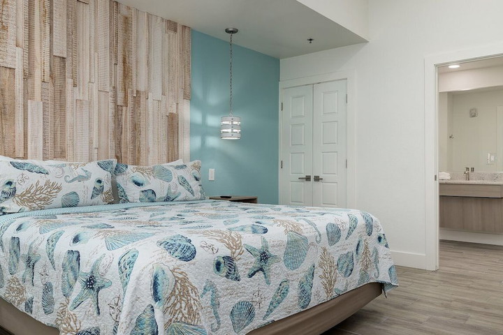 Cozy King Bed Room- Steps From Laguna Madre Waters #1 - North Padre Island