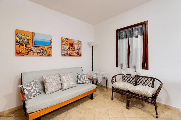 With Large Private Outdoor Space And Parking - Castelsardo