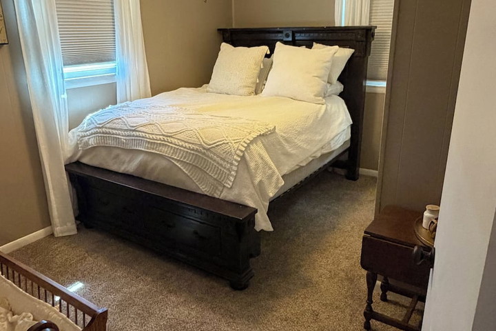 Serene 3-bedroom Farmhouse With Ac In Charming Bennington - Omaha, NE