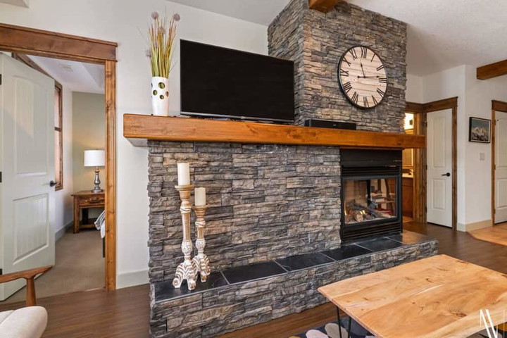 The Sable Bright Side | Pool | Hot Tub | Top Floor - Radium Hot Springs