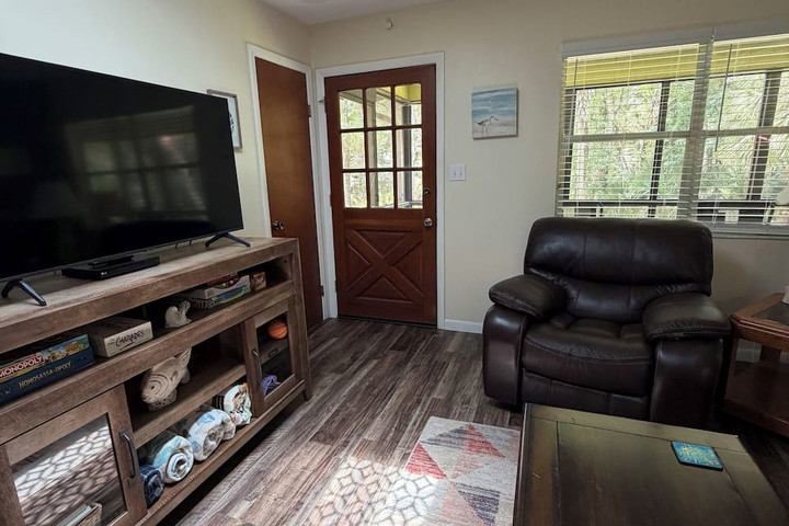 Stilt  Home Close To Macraes, City Dock, Wild Life Park. - Homosassa