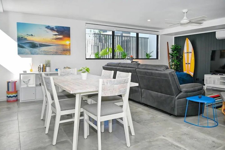 Coolum Beach - Beachside Dream - 3 B/r, 2 Bath Zf6 - Coolum Beach