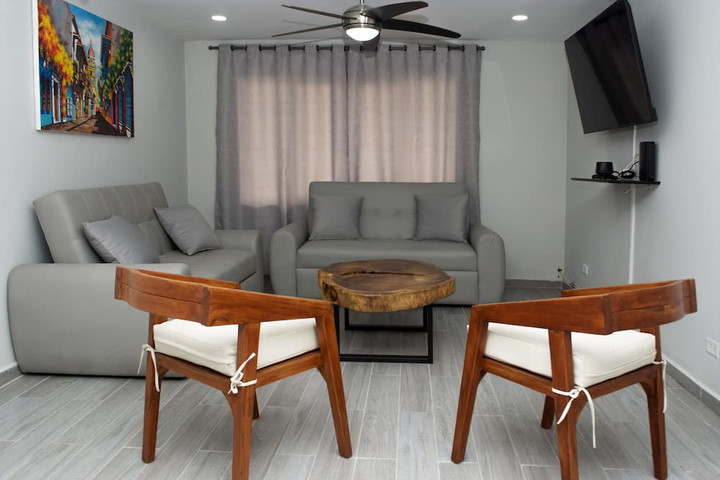 Casa Totalmente Renovada Con Toda Las Comodidades Y Caracteristicas De Alta Gama - Cali