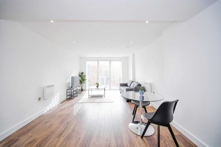 Bracknell Apartment | Parking | Near Ascot & Station - Bracknell