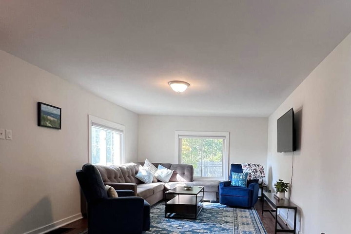 Charming 2-bedroom Pet Friendly House, Close To Weko Beach & Wine Trail - Stevensville, MI