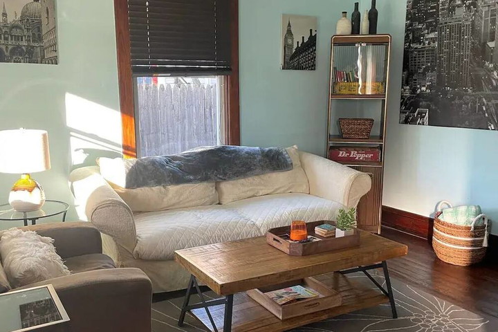 Updated & Charming Home In Loveland - Loveland, OH