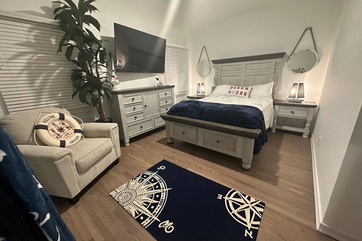 Fall Into Coastal Luxury At Breakers  Ocean Beach, Fire Island - Patchogue, NY