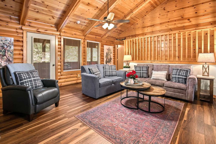Spacious Cabin Sleeps 14 - Two Living Areas - Indoor Pool, Pet Friendly, Branson Woods Resort - 17 - Branson, MO