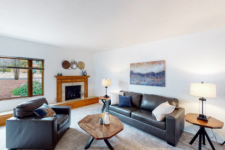 Mountain View Escape With An Enclosed Yard, Pool, Hot Tub, Grill, & Ac - Dogs Ok - Oro Valley, AZ