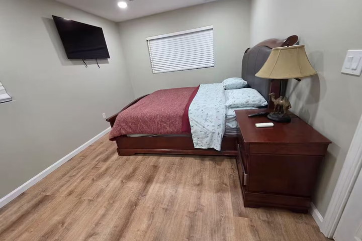Forest Retreat - 1br/1ba/full Kitchen On 1.2 Acre Fenced Property. 1gbps Wifi - Snellville, GA