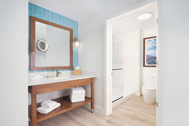 Relaxed Suite W/ King Bed + Free Breakfast - Naples, FL