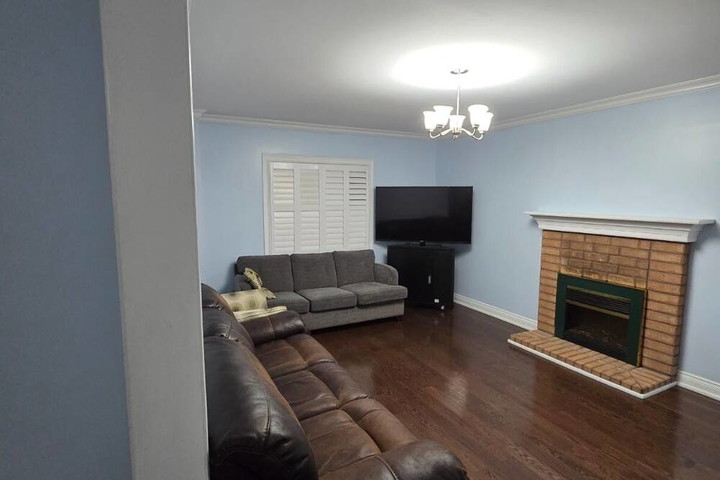 Peaceful Country Home On 25 Acres Of Wooded Land - Alliston