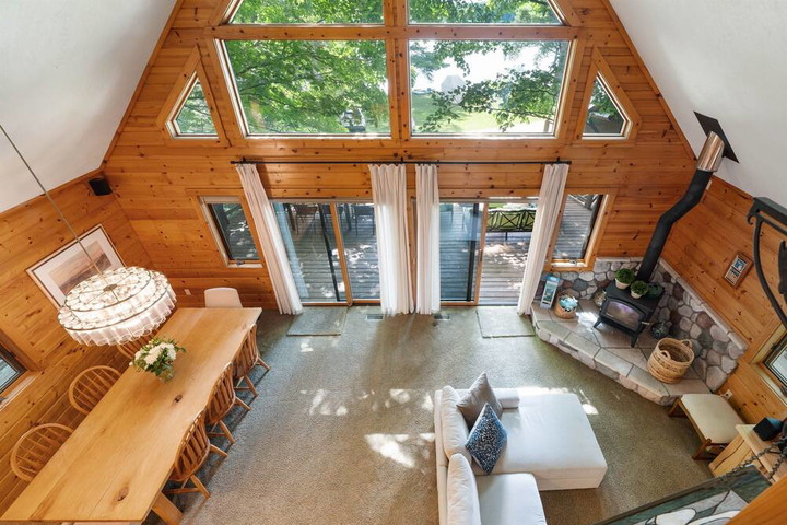 2 Lakefront Homes Sleep 24, Sandy Bottom/docks/firepit - Interlochen, MI