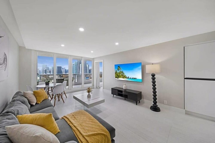 Bayfront High-rise Condo | Oceanview | Staycozy - Miami