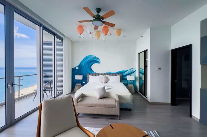 Surfs Up - A Sky Harbour Oceanfront King Suite - Montego Bay