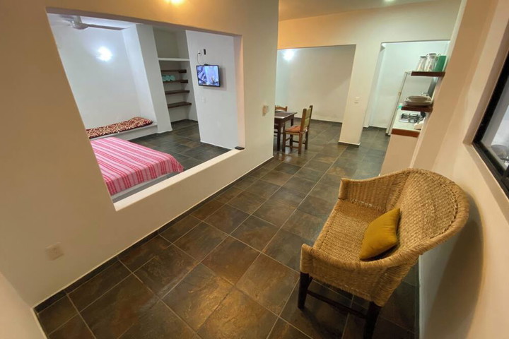Costa Ayala Suite 3 With 1ks Bed And 3 Sofas, All Basics, 2 Blocks From Beach - Los Ayala