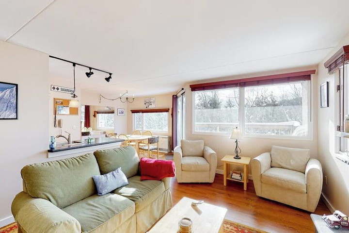 Mountain-view Condo With Fireplace, 3 Pools, Tennis & Gym - Near Skiing - Vermont