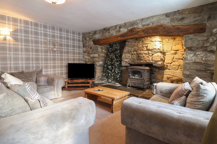 Cader Cottage, Pet Friendly, Character Holiday Cottage In Dolgellau - Dolgellau