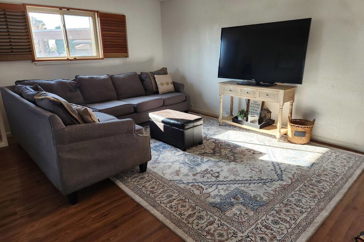 Peaceful 3-bedroom House With Swim Spa In Welcoming El Paso - El Paso, TX