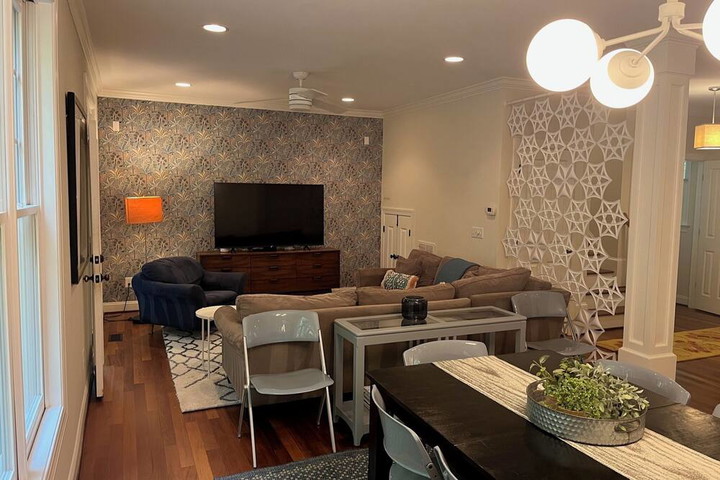 Convenient Well Appointed Home Near Downtown Carrboro And Farmers Market - Chapel Hill, NC