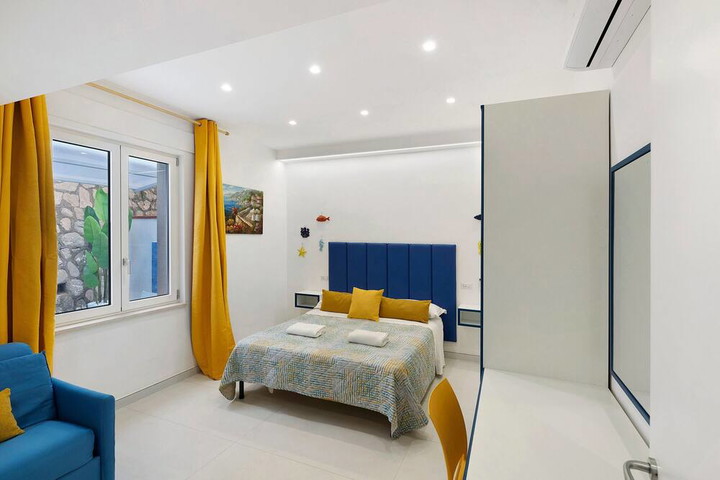 Dolce Vita Apartments  Sorrento Mit Bergblick, Wlan Und Klimaanlage - Sorrent