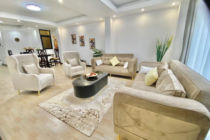 Top Location & Spacious 3br Apartment In Prime Bole, City View, Walk To Airport - Addis Ababa