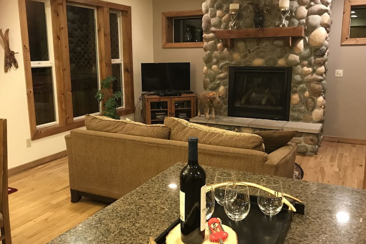 Conifer Cabin Vacation Rental At Snoqualmie Pass - Snoqualmie Pass, WA