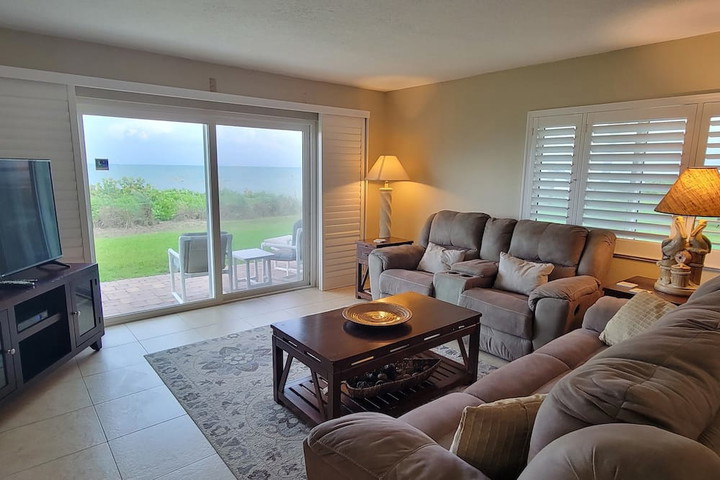 Oceanfront Ground-floor Condo | Steps To Beach + Pool - Melbourne Beach, FL