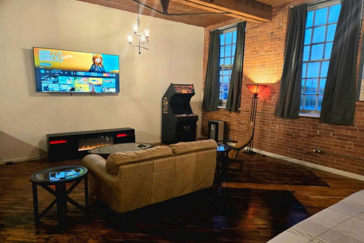 Stylish Loft City & River Views! - Detroit