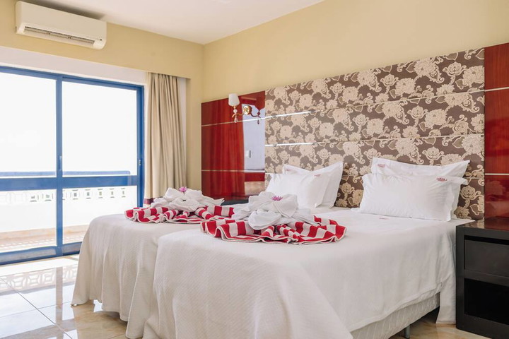 Explore Albufeira Marina! Four Spacious 1br With Full Kitchens, Ocean View! - Albufeira