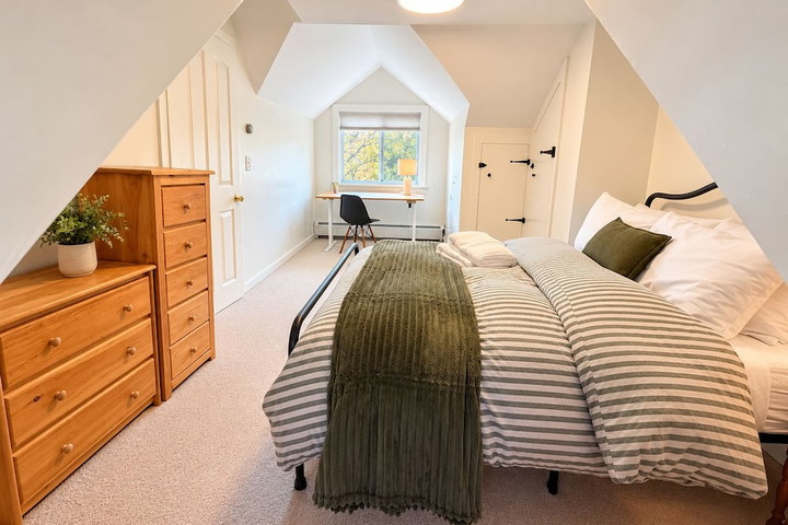 Cozy Cottage Escape Near Woodstock + Killington - Woodstock, VT