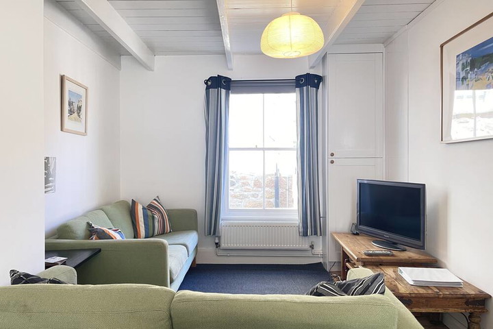 Mermaids Rest -  A Cottage That Sleeps 6 Guests In 3 Bedrooms - St Ives