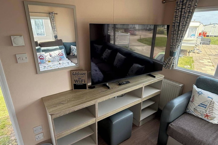 Static Caravan Sleeps 6 Close To Amenities - Mersea Island