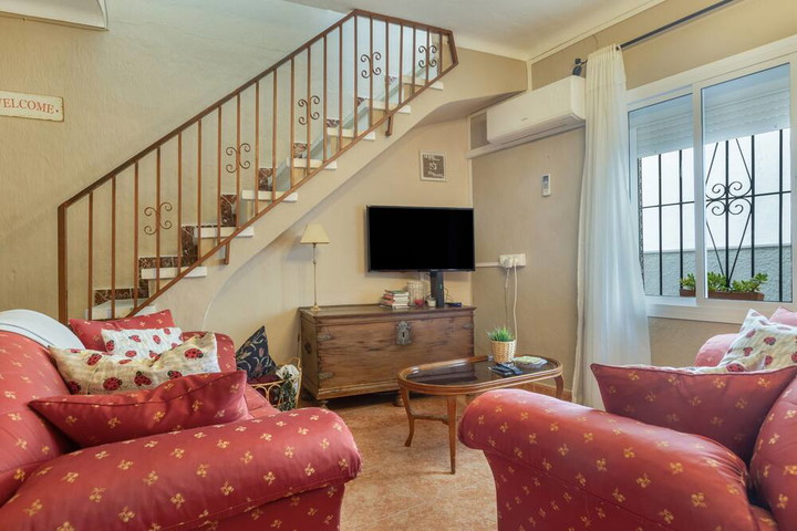 Holiday Home Casa Linda With Mountain View, Wi-fi, A/c, Balcony & Terrace - Monda