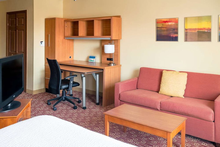 Fully Equipped Suite W/ Kitchen & Outdoor Access Near Top Detroit Attractions - 法明頓山