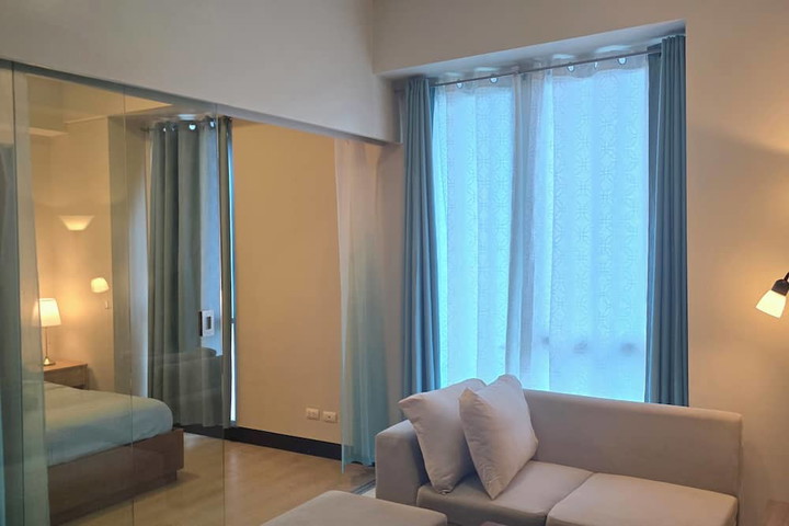 Mactan Newtown Poolside View Near Airport & Beach - Lapu-Lapu City